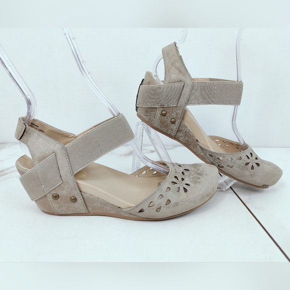 Nicole | Shoes | Nicole Womens Novak Taupe Gold Shimmer Slingback Round ...